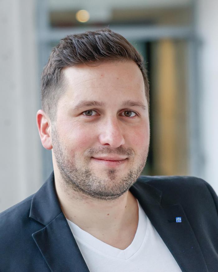 Digitalisierung im Diakonissenspital | Frau Doktorin spricht jetzt mit der KI